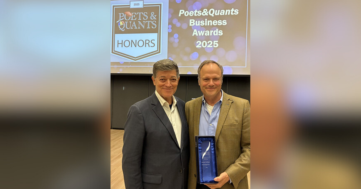 Andy Hoffman named Poets&Quants’ 2025 MBA Professor of the Year